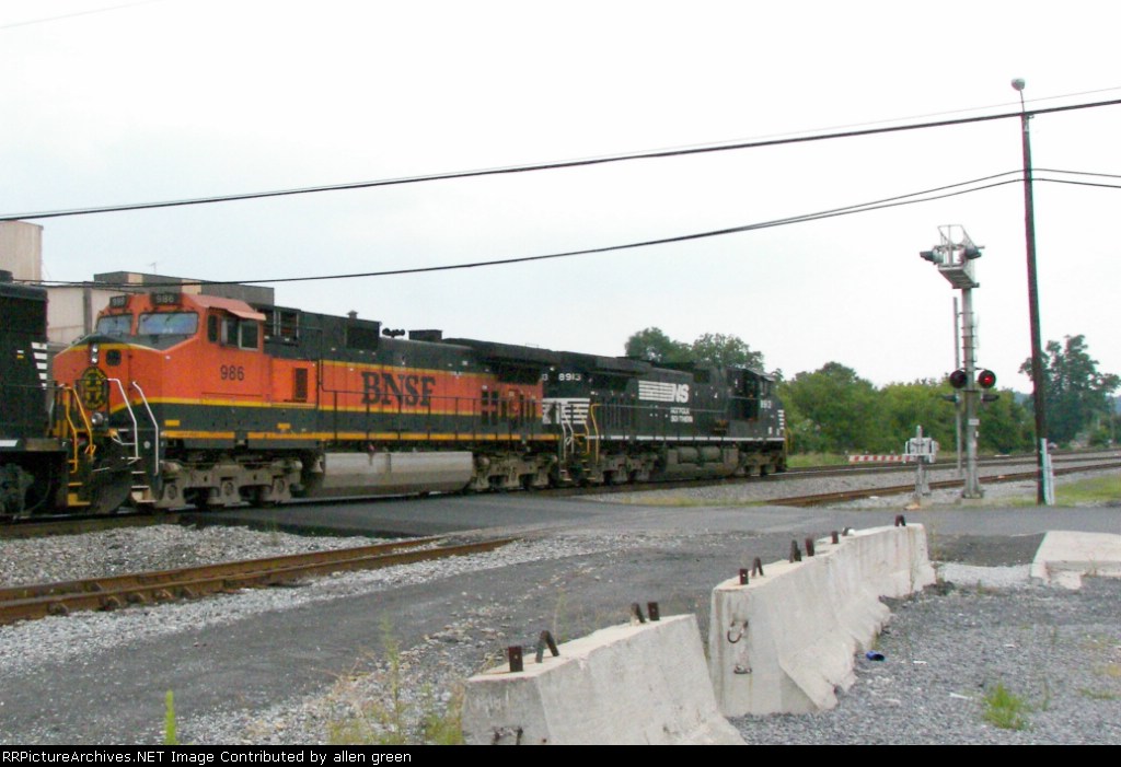 BNSF 986